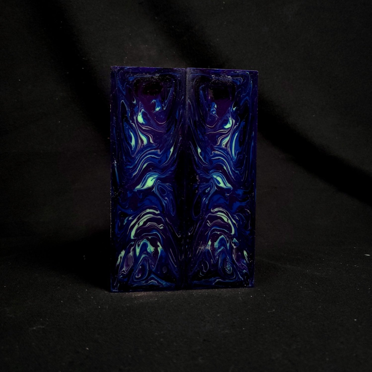 R46 - Alien Smurf Resin Scales - RockSolid Scales – Grip-Tec™